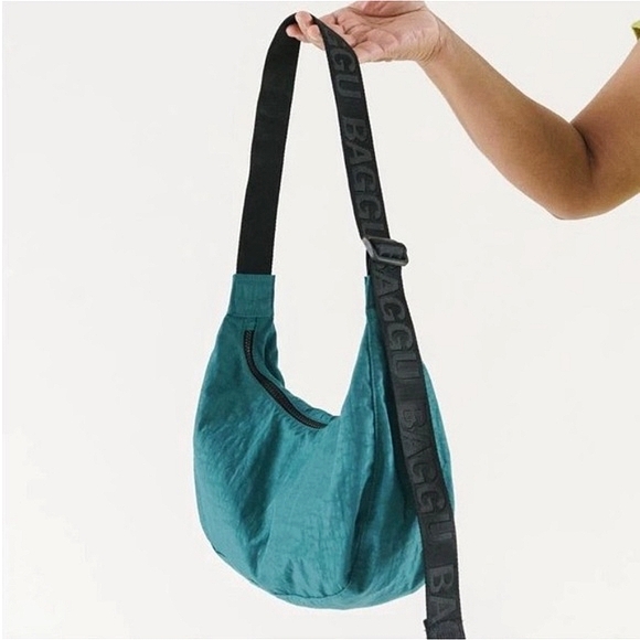 BAGGU | Bags | Htf Baggu Medium Nylon Crescent Hobo Bag In Malachite ...